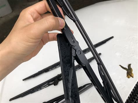 보쉬 클리어핏 와이퍼 교체 방법 And 사용 후기 보쉬 클리어핏 와이퍼 교체 방법 And 사용 후기