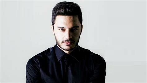 الیاس یالچینتاش بیوگرافی و عکس های خواننده معروف ترک و همسرش