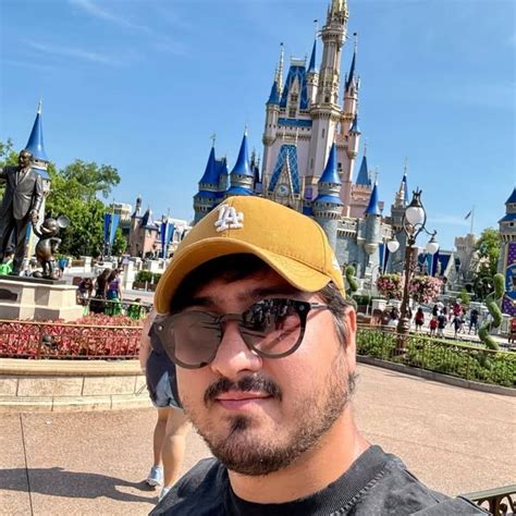 Dael Eller Dael Eller • Threads Say More