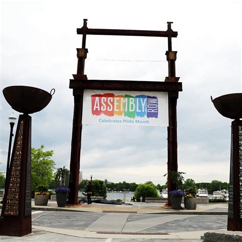 Assemblyrow You Can Find It All At The Row 40 National Brands Outlets And Unique Shops 25