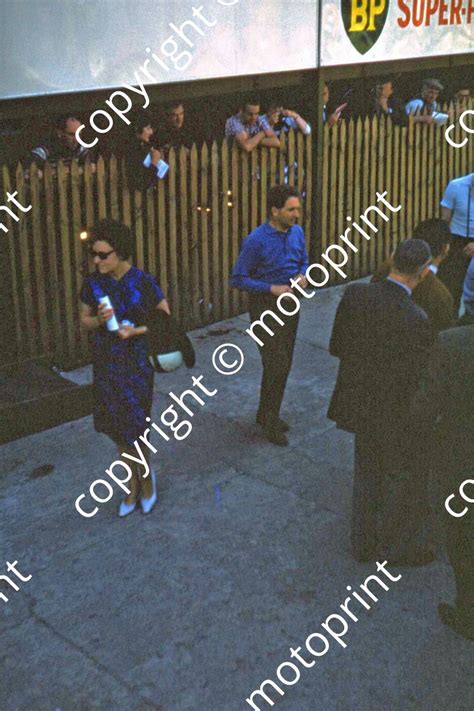 P Derek Minter At 500 Scrutiny Motoprint