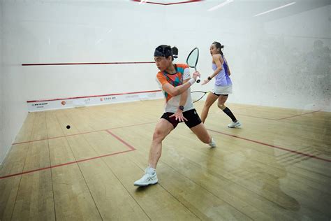 Download Squash Duo In White Room Wallpaper