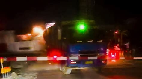 Kecelakaan Ka Putri Deli Tabrak Truk Mogok Di Pasar Bengkel Sumut Masinis Terjepit 317