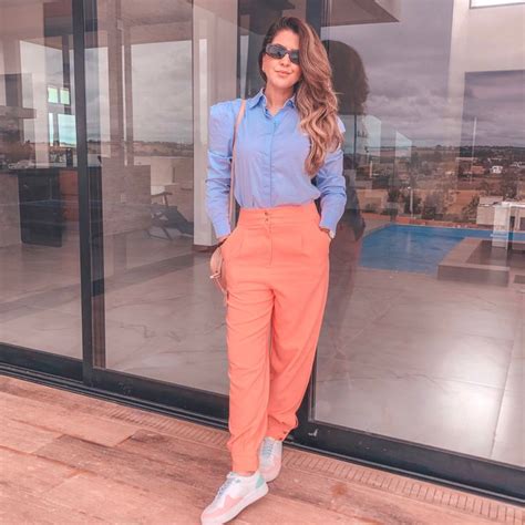 Look Complementar Azul E Laranja Em 2024 Look Azul E Laranja Looks
