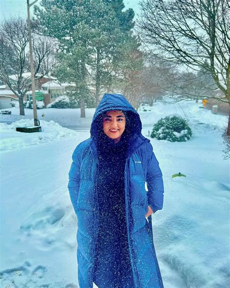 برف‌بازی علی اوجی و نرگس محمدی در کانادا عکس