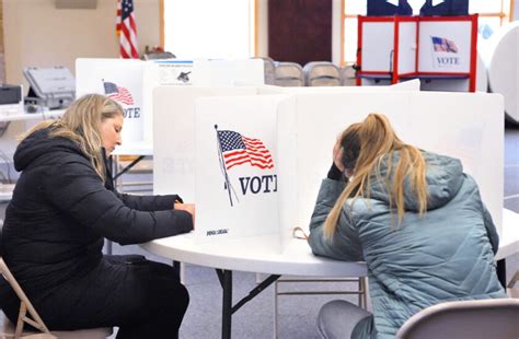 Steve Peppin Doug Reese Make Their Case To Be Willmars Next Mayor West Central Tribune