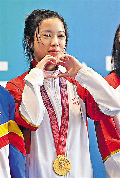 楊倩關注冬奧「冬季兩項」賽事 香港文匯報