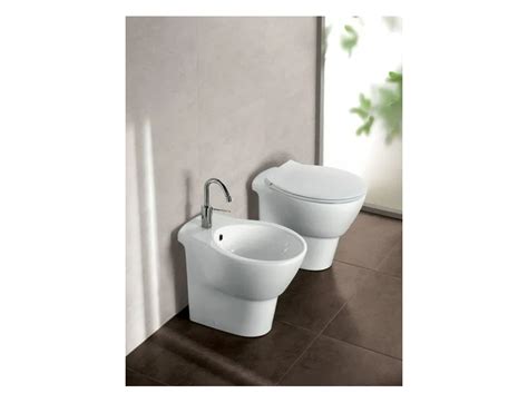 Vaso A Terra Con Brida Filo Muro Bianco Lucido Hatria Nido Abitare