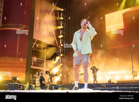 Leeds Uk 25th August 2023 Dan Reynolds Guitarist Wayne Sermon Bassist Ben Mckee And Drummer