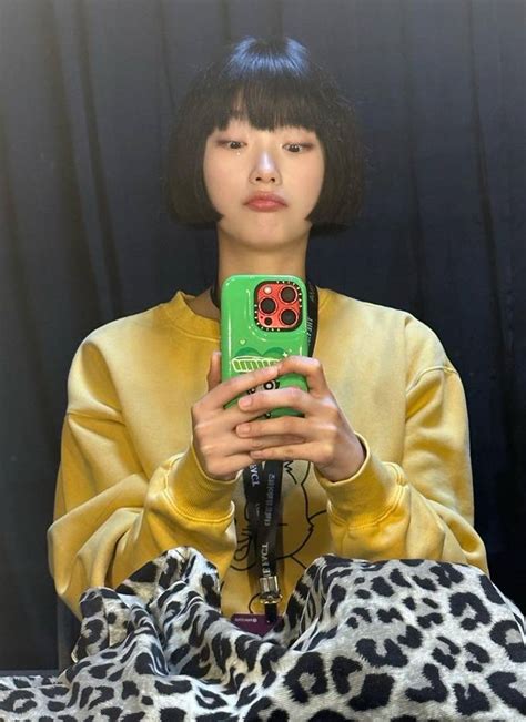 패션엔 ‘힘센여자 이유미 반전에 반전 귀요미에 엉뚱미까지 스웻셔츠 데일리룩