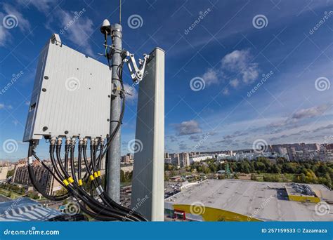 Panel Antenna Of Lte Band Gps Antenna And Outdoor Remote Radio Unit