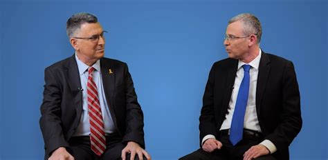 השתלטות פוליטיקאים זו המשמעות של הצעת לוין וסער גלובס