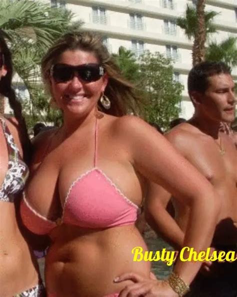 Busty Chelsea Austin Scrolller