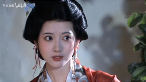 人说红花需得绿叶衬，我言绿叶亦可衬美人 哔哩哔哩