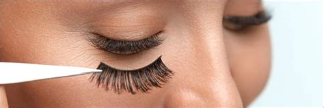 How To Apply False Eyelashes Marie José