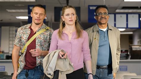 Dmv Review Tim Meadows Shines In Cbs Uneven Workplace Comedy
