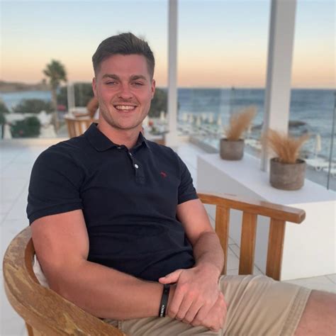 Tom Tully Email Address And Phone Number Michael Page Senior Consultant