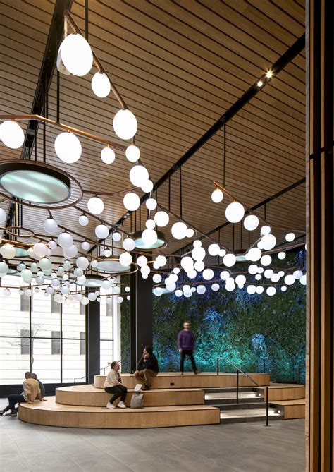 1001 Robert Bourassa Int Design