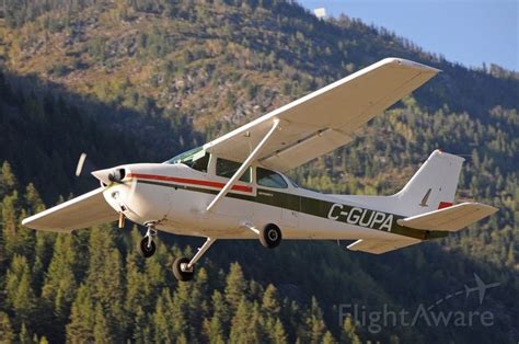 Photo Of Cessna Skyhawk C Gupa Flightaware Cessna Cessna Skyhawk
