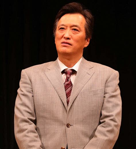 大鶴義丹会見 死去した父・唐十郎さんへ「一番の弔いは芝居をやっていくこと」涙なしで誓う― スポニチ Sponichi Annex 芸能