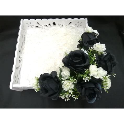 Hantaran Simple Hitam Putih Kadetarohodges