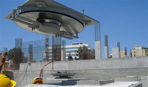 Sistema De Aislamiento Sísmico Eficiencia Y Protección En Infraestructuras Revista Constructivo