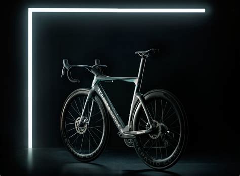 bianchi oltre rc hyperbike uses air deflectors to boost speed