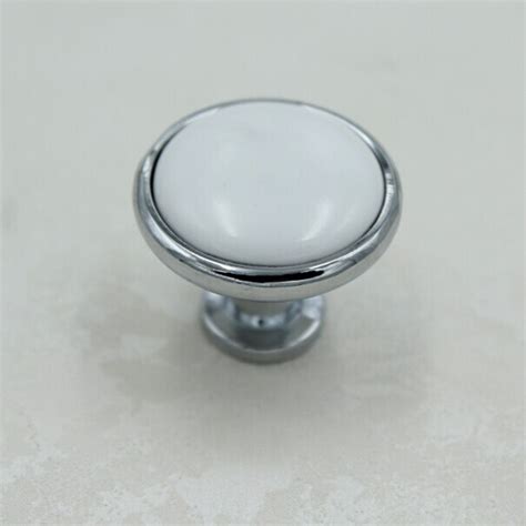 Silver And White Knobs For Kitchen Cabinets