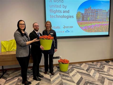 Thank You Partners Sanda Majore Airbaltic And Janis Romans Rate Hawk For Great Agent Event