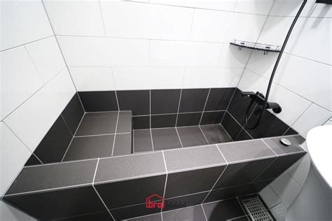 아파트욕실리모델링에 있는 브로디자인님의 핀 욕실 레이아웃 콘크리트 욕조 작은화장실