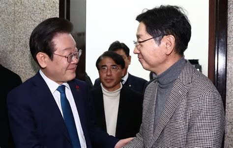 다 떠나고 3가구만 남았다 꽝꽝 언 호수 위로 질주하는 그림 같은 풍경ㅣ말 그대로 자급자족 실천하는 자발적 고립을 택한 사람들ㅣ한국기행│골라듄다큐