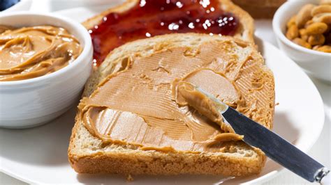 A Peanut Butter Sandwich Just Might Be The Best Gas Station Food Hack