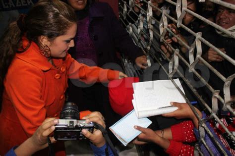 Tamara De Corazón Serrano Los Hombres Son Unos Perros Peru Correo