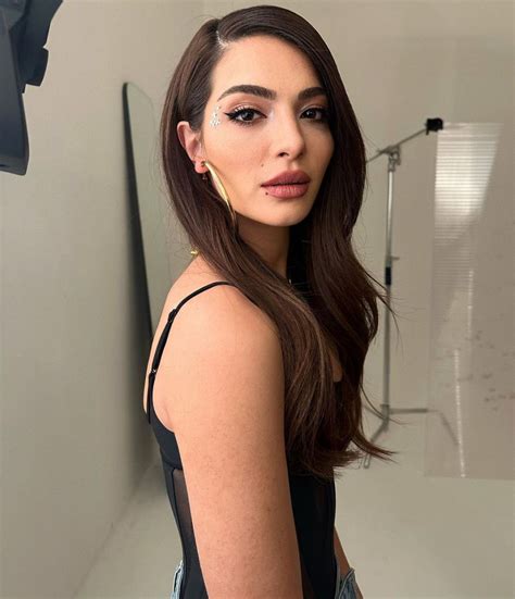 Egonun Sibeli Melisa Aslı Pamuk Dekolte Verdi Gören Beğendi Seyre Daldık