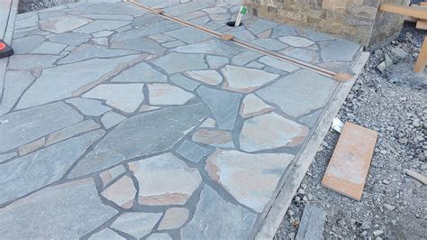 石張り・アプローチ 建物をさらに美しく彩る外構工事 Wall Creator （株）関東組積