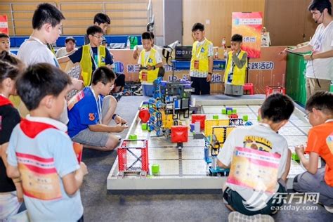 第三届上海市青少年人工智能与编程实践活动迎来终评,数千名学子展现科技创新风采 第三届上海市青少年人工智能与编程实践活动迎来终评,数千名学子展现科技创新风采