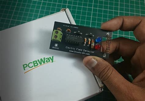 Electric Field Detector Circuit