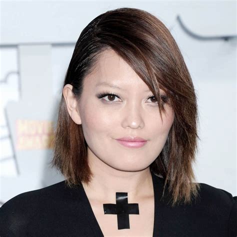 Hana Mae Lee Biography