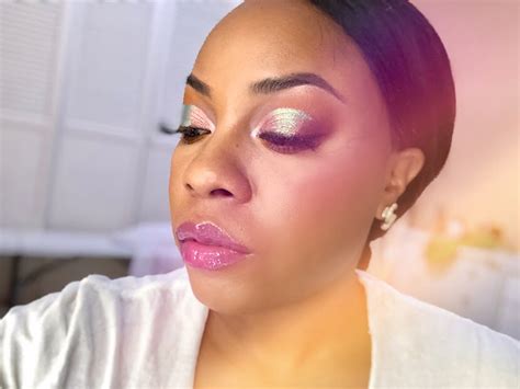 Blending Eyeshadows 101 Plus Brush Recommendations •