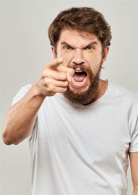 The Crucial Role Of Body Language And Cues In Interviews