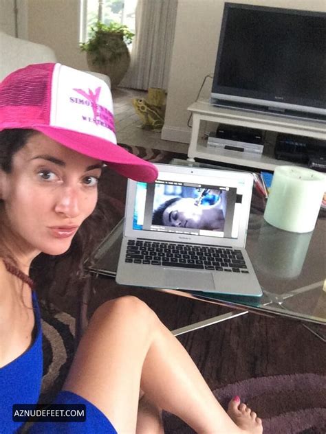 Lauren Oliver Feet Aznudefeet