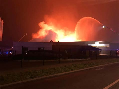 Bierne Un Incendie En Cours à La Menuiserie Billet