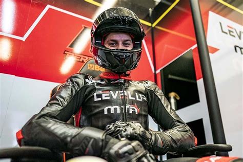 Hasil Kualifikasi Moto3 Thailand 2025 Matteo Bertelle Raih Pole Perdana Kalahkan Stefano Nepa