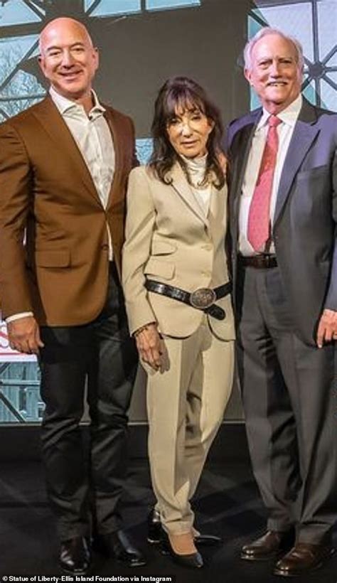 Jeff Bezos Rock Wholl Be By His Side As He Weds Lauren Sanchez Adopted Father Fled Cuba As