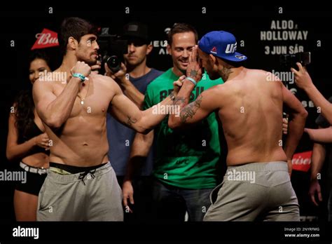 Rj Rio De Janeiro 02 06 2017 Ufc Rio 212 Weighing Face Of Shoe Eric Spicely During A
