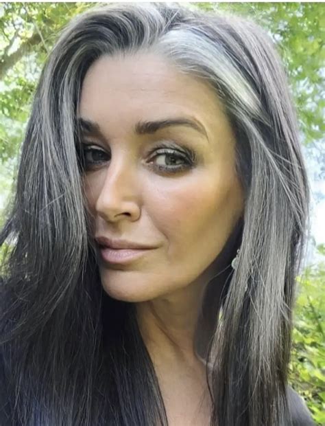 5 Helpful Tips To Easily Transition To Grey Hair Artofit