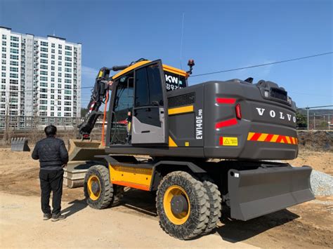 주식회사 강우건설 볼보 공6 굴삭기 보유장비