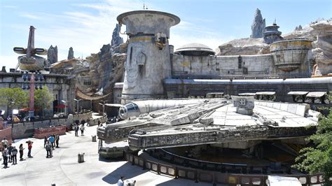 At Disneylands New ‘star Wars Attraction Brace Yourself For 200