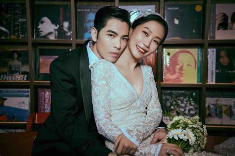 蕭敬騰婚禮今晚登場！絕美婚紗照搶先曝光 臉貼愛妻畫面甜爆 娛樂星聞