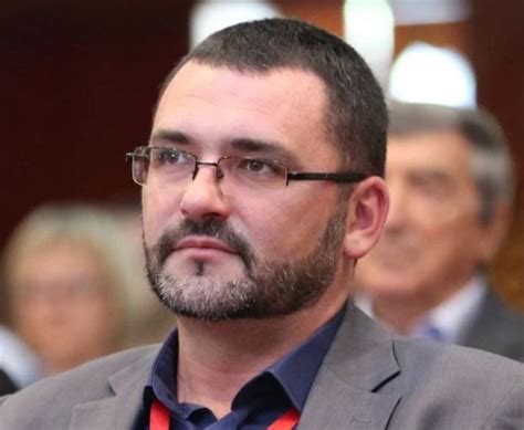 Adnan Čirgić Ervinov Spomenik Amfilohiju Autonomija